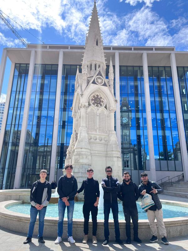 About Us - English Path Language School